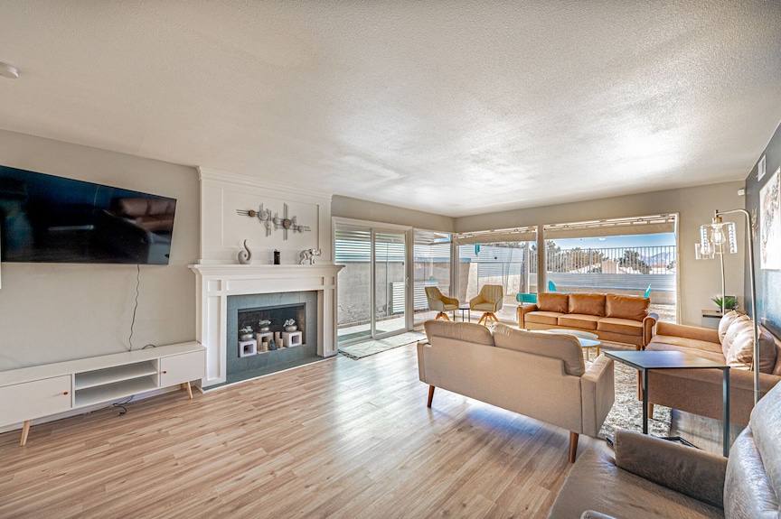 4br/2ba W/pool10 Mins To Strip/5mins To Chinatown - Las Vegas