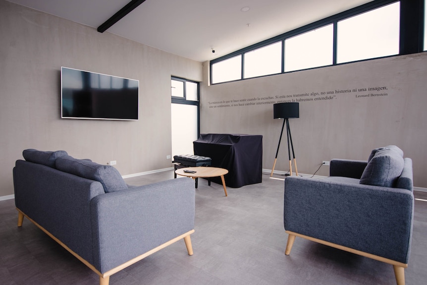 Quiet Gorgeous Queen Bed Studio + Jacuzzi - San José