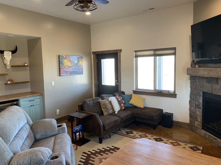 Riverfront Barndominium Close To Utah National Parks - Green River, UT