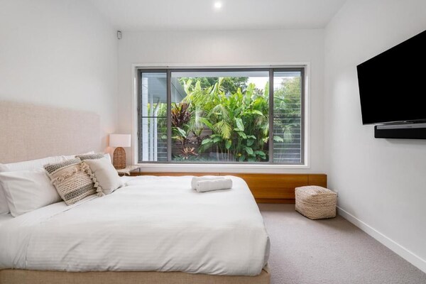 Kaylani 2 - Byron Bay