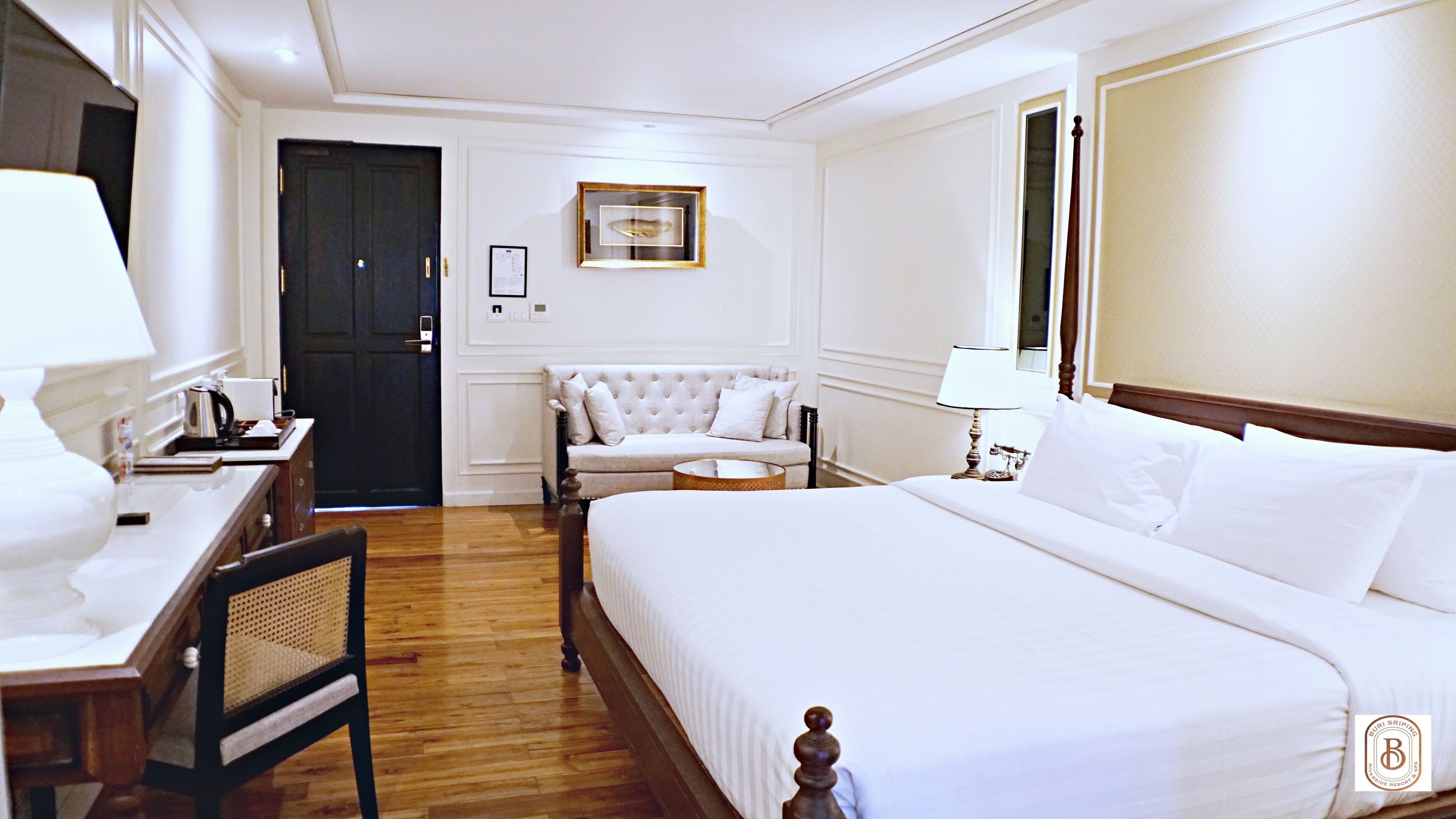 Quarto casal luxo | Frigobar, cofres nos quartos, escrivaninha, quartos à prova de som
