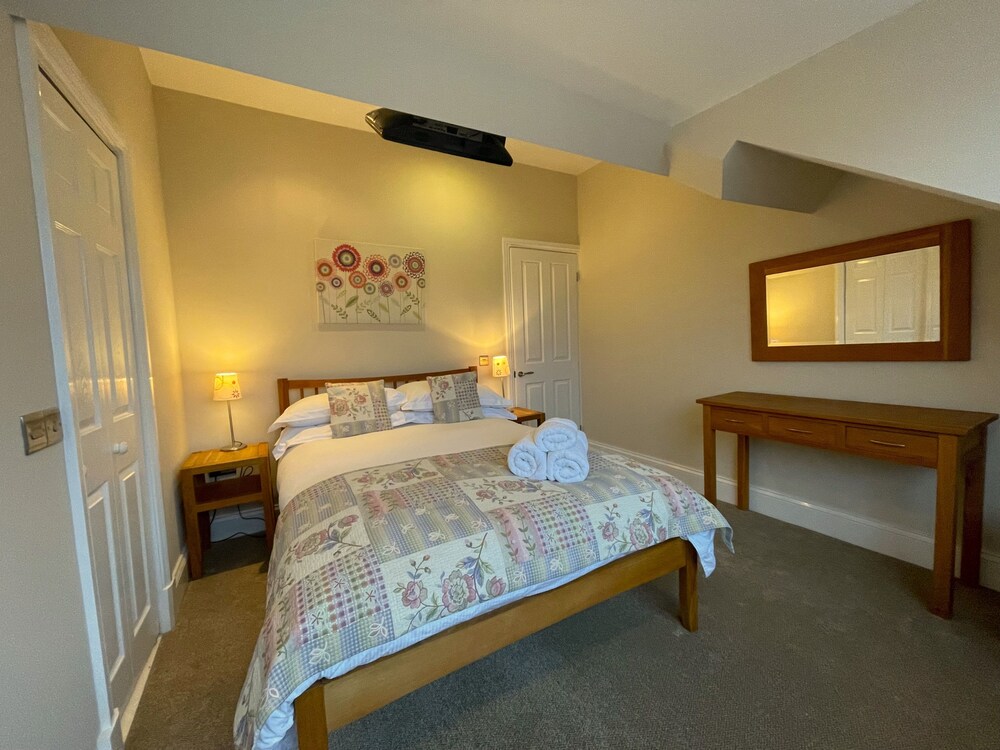 Wordsworth House - a house that sleeps 8 guests in 4 bedrooms - Keswick ...