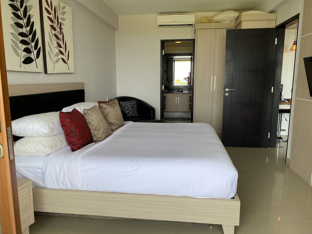 Spacious 2 Bedroom Penthouse Apt,50mbps, Pool, Gym - Jimbaran