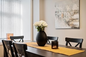 Apartamento urbano | Opções para refeição no quarto