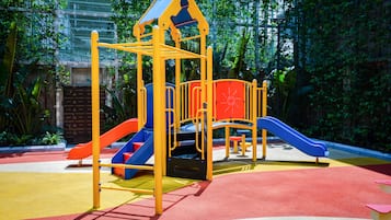 Área de recreio para crianças (ao ar livre)