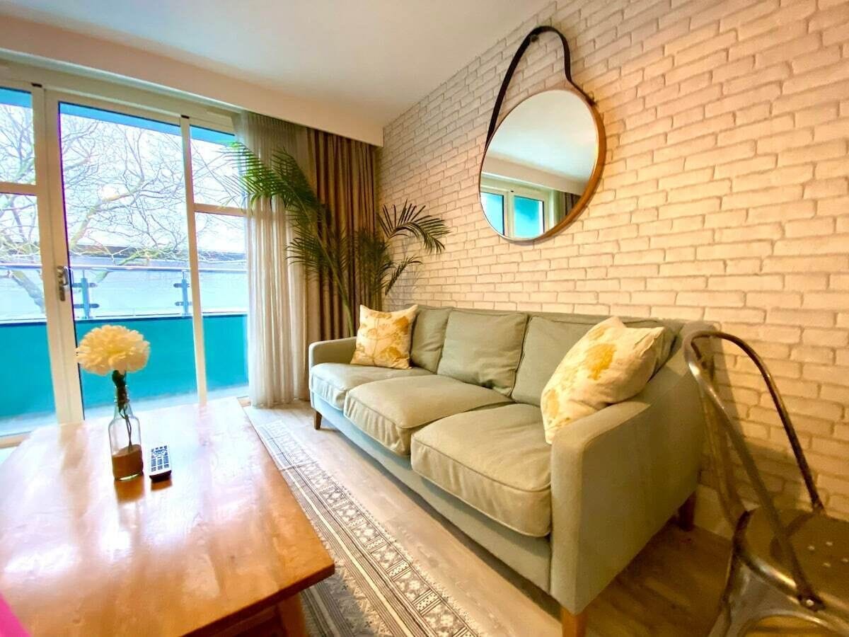 Beautiful 2 Bedroom Apartment Inc. Parking & Wifi - Bournemouth