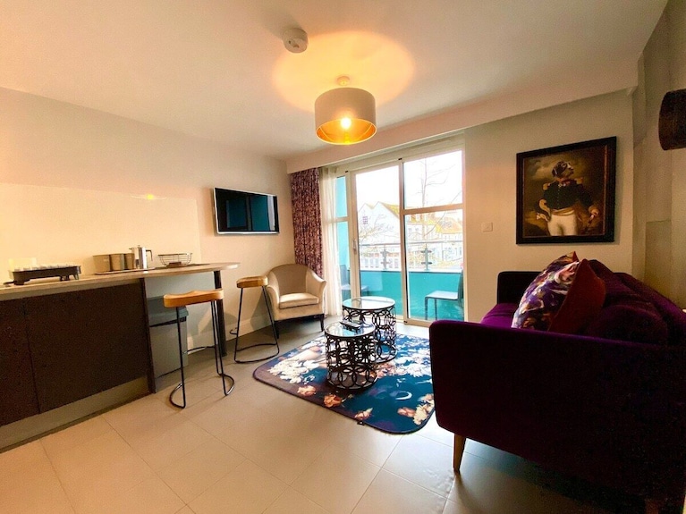 Stunning Apartment Inc. Free Parking & Fast Wifi - Poole