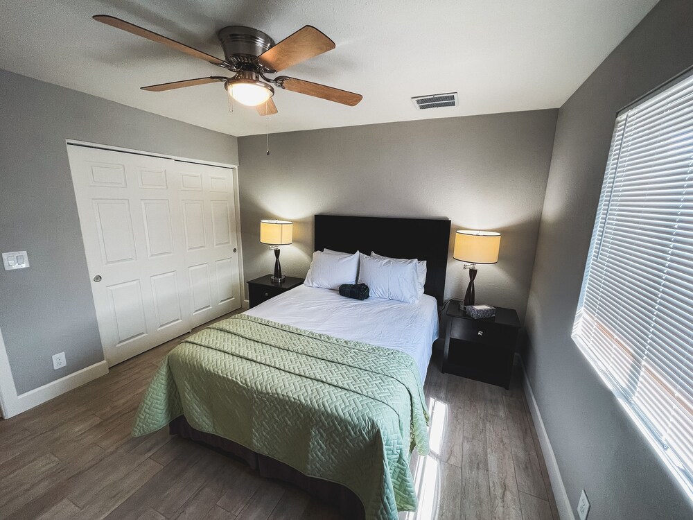 4 Bed, 2 Bath w/ Private Yard - Phoenix | Vrbo