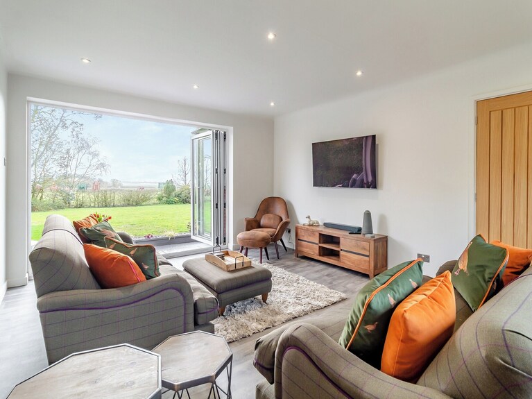 4 Bedroom Accommodation In Peldon, Near Colchester - Essex