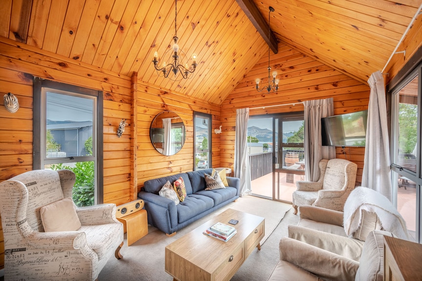 Maison En Noyer - Akaroa Holiday Home - 阿卡羅阿