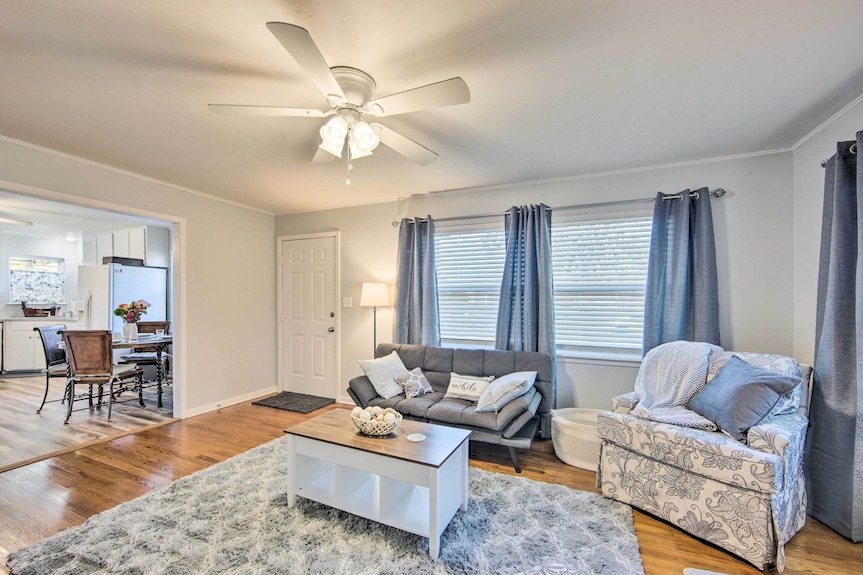 Longview Vacation Rental Home: 4 Mi To Dtwn - 朗維尤