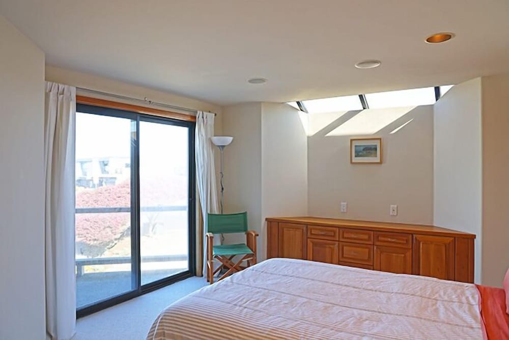 The Starship - 2nd tee, great ocean views, nice modern home. - Bodega ...