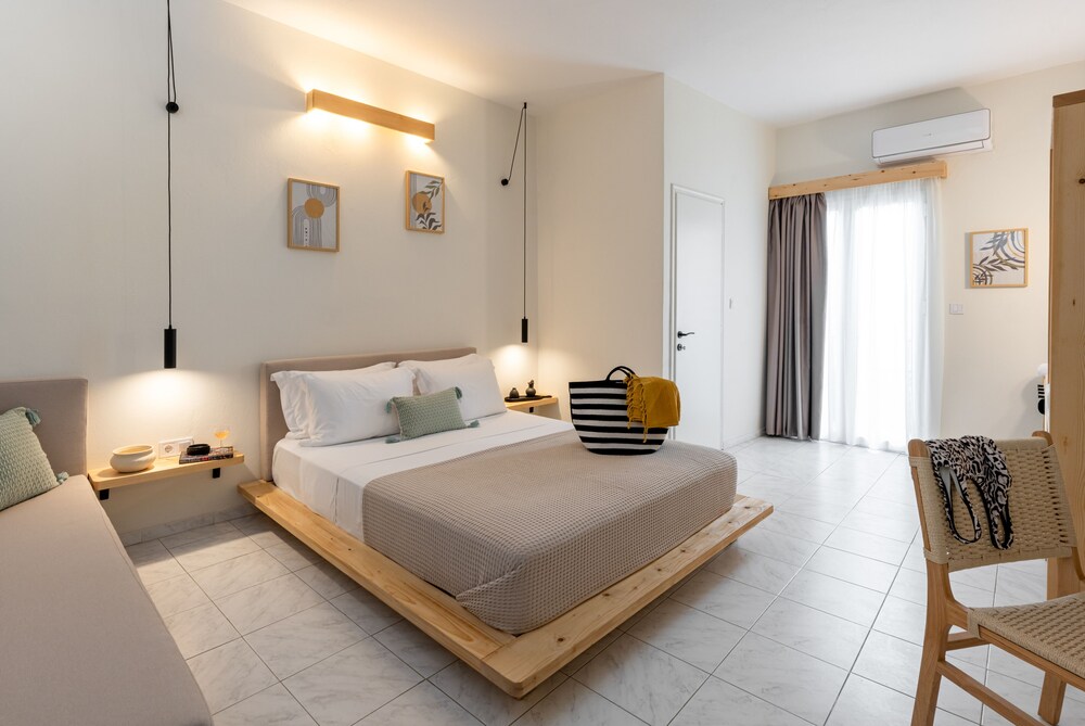 Capella Skiathos Town - Skiathos