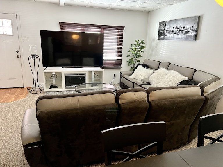 Welcome To The Fort. Walking Distance To Niagara Falls. - Niagara Falls