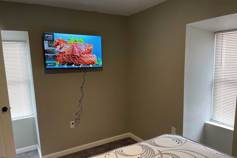 Downtown Allentown 4 Bedrooms - Allentown, PA
