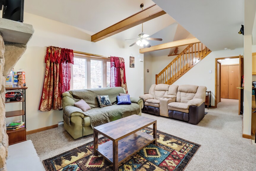 < 1 Mi To Ski Hill! Poconos Retreat W/ Game Room - Arrowhead Lake, PA