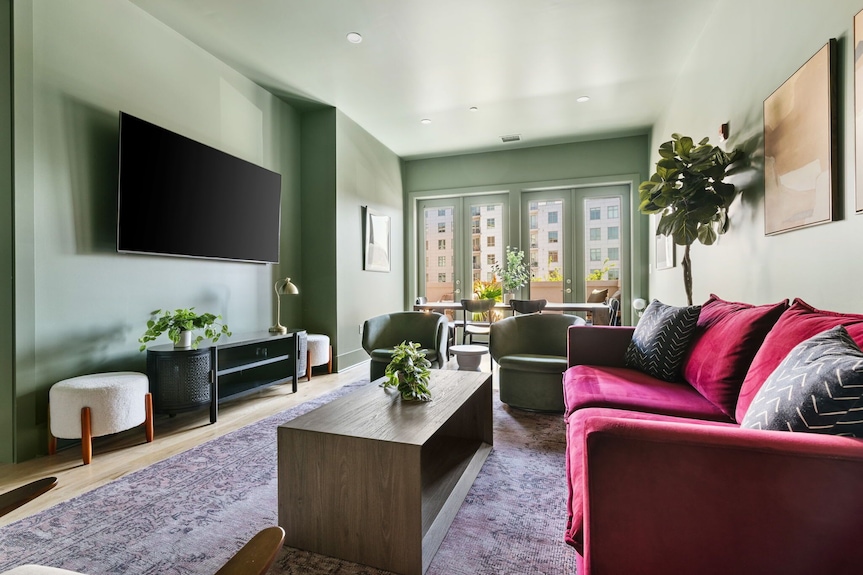 King St. Manor | Luxury Penthouse - King St Views! - Charleston, SC