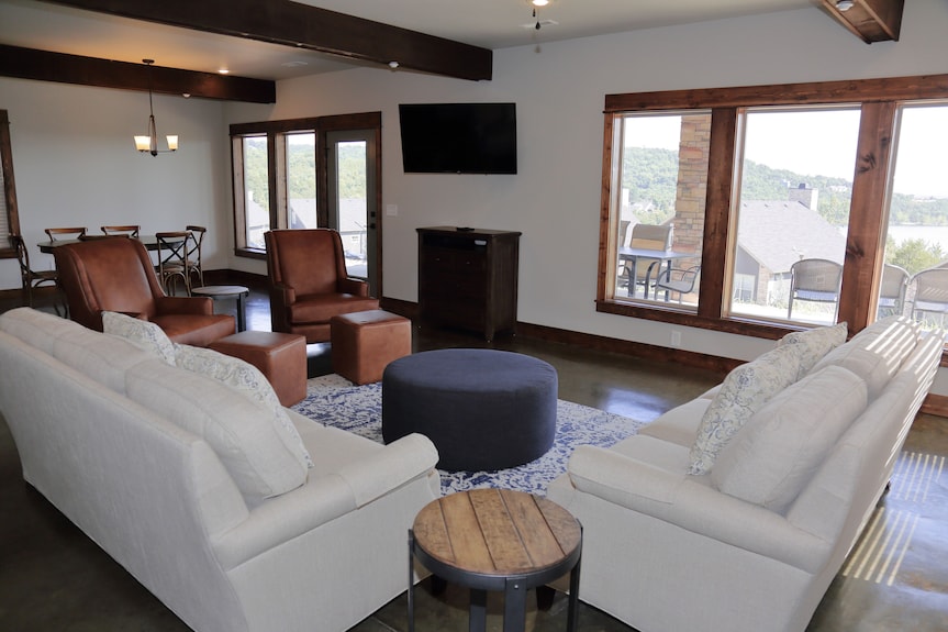 #4 - Lower Level - Antlers Resort 3 Bedroom - Missouri