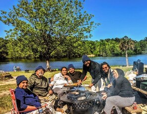 Área para churrascos e piqueniques