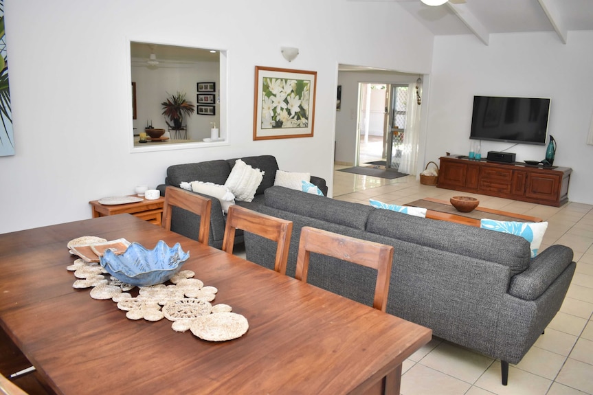 Tiare Taporo - Rarotonga