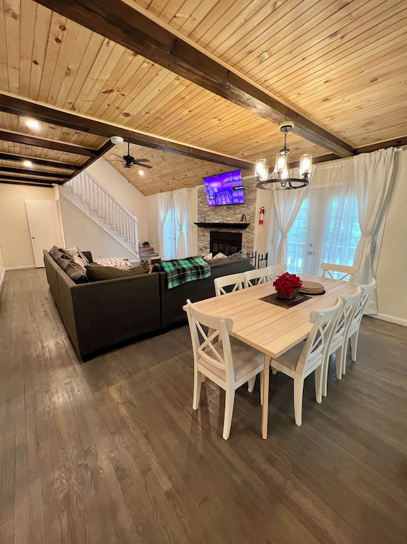 7 Minutes To The Lake/beach! Spacious 4br Cabin With Game Room, Fire Pit & Deck - Pensilvania