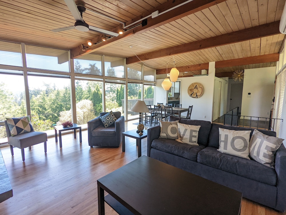 Seattle Vacation Home - Lake Forest Park - Edmonds, WA