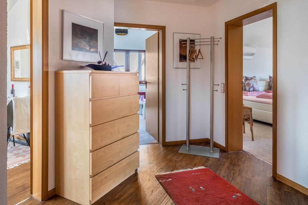 Ferienwohnung "Dreiländereck" Mit Blick Auf Den Schwarzwald Und Privatem Freisitz Im Garten - Bad Krozingen