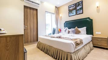 Quarto Duplo Executivo | Minibar, cofre no quarto, com decoração personalizada