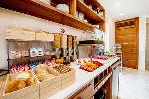 Café da manhã continental grátis todos os dias