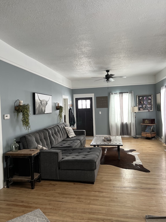 Updated Kitchen, Close To Downtown, Pet Friendly, Privacy Fenced Backyard! - Kearney, NE