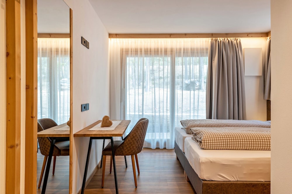 Appartamento "Les Ciases Chalets Dolomites Apt 2" Con Balcone Privato, Sauna In Comune E Wi-fi - Valdaora