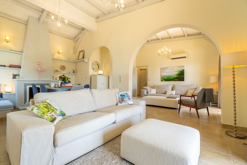 Villa "Armonia" With Sea View, Pool & Wi-fi - Kassiópi