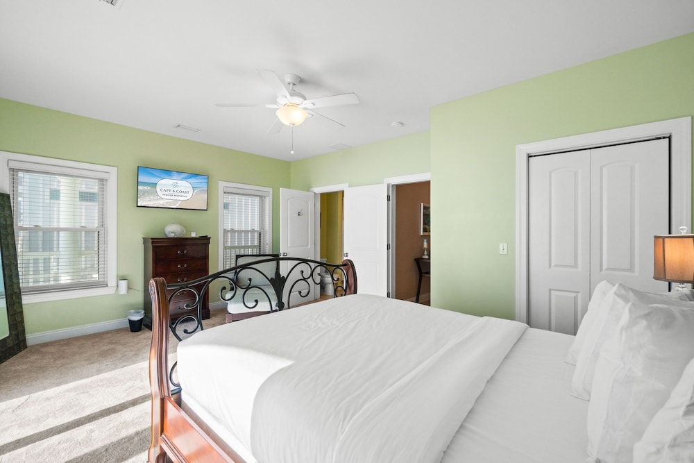 Villa Barbados: Cozy 4 Bedroom Pet Friendly Beachfront Retreat on North ...