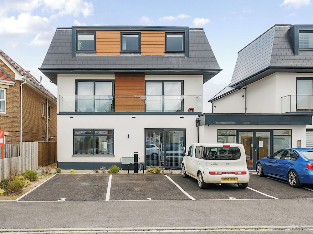 Mary Bowes Terrace - Boscombe