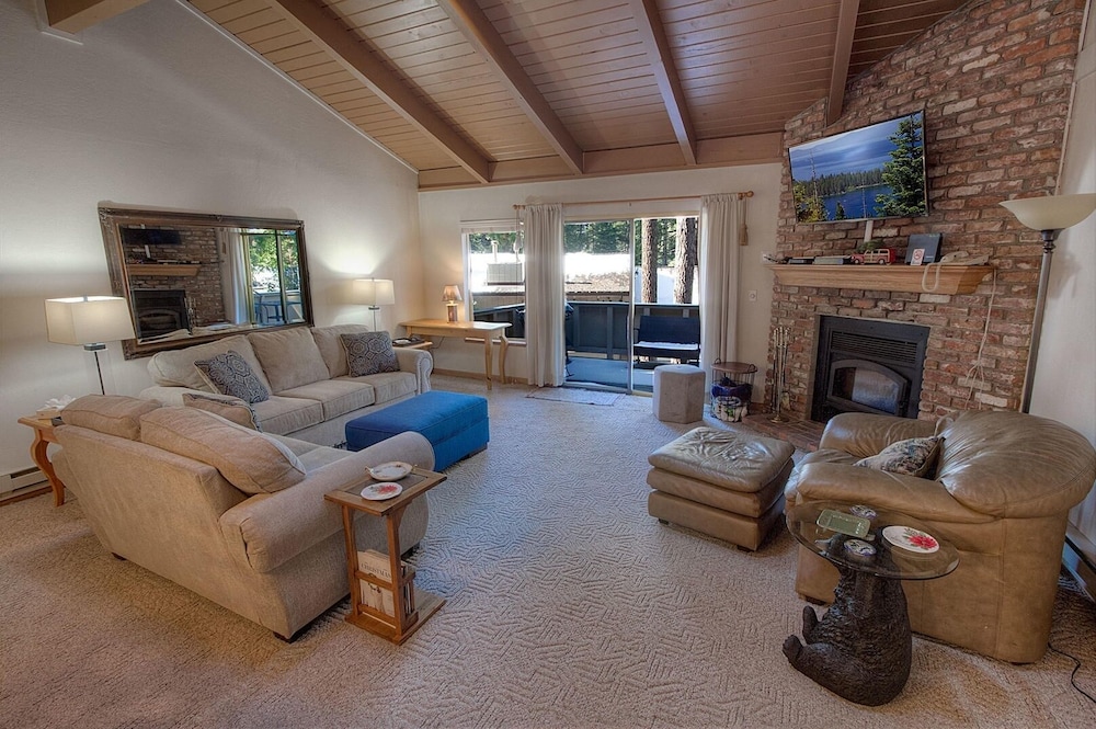 Whispering Wood 3 Bedroom Home By Redawning - Carson City, NV