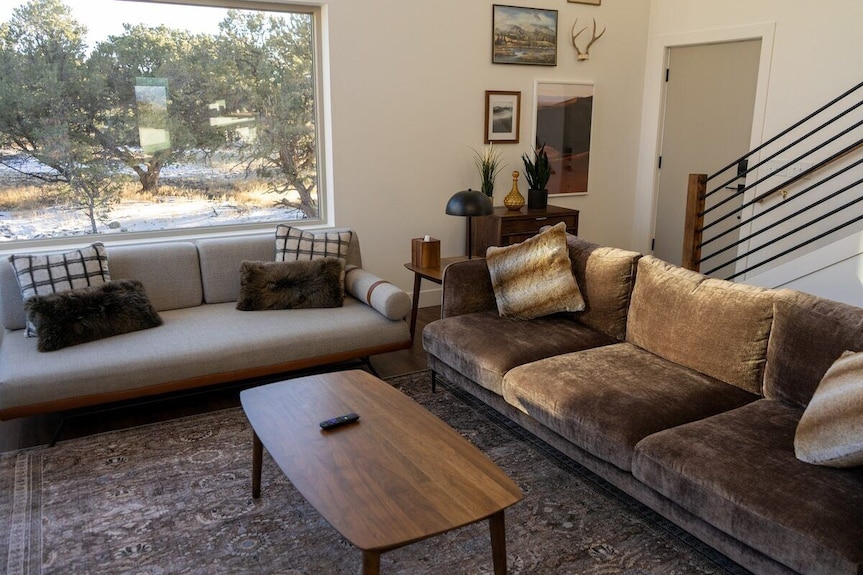 Trails End Getaway · Modern Cabin W/ Hot Tub Near Sand Dunes Nat'l Park - Great Sand Dunes National Park and Preserve