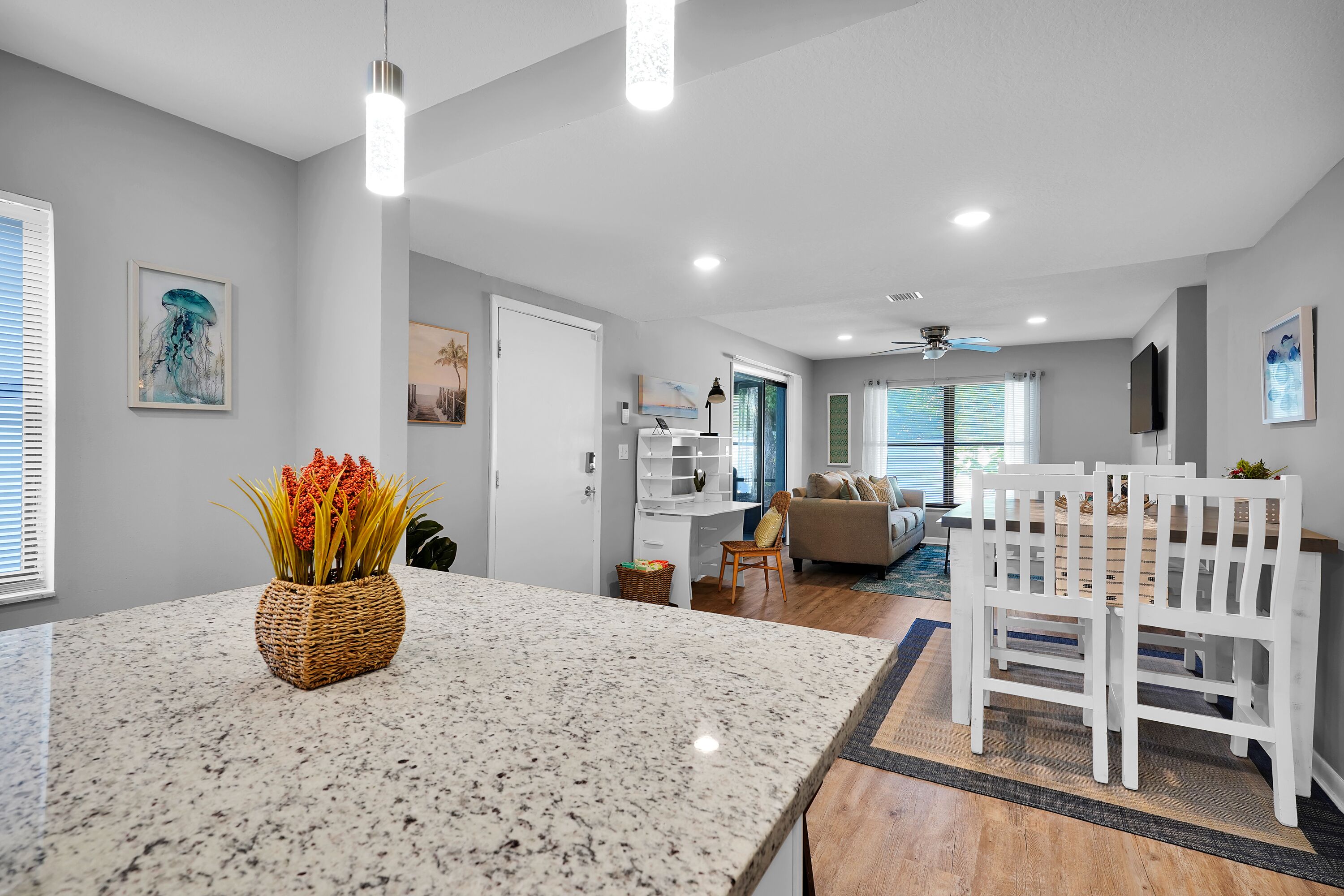 Snow Bird Haven! Charming Beach Escape_lanai & Grill - St. Augustine Beach, FL