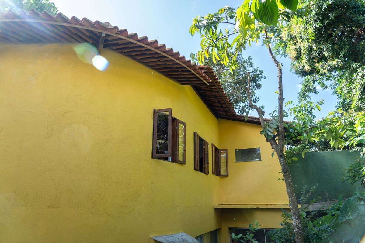 Casa clássico | 2 quartos, Wi-Fi de cortesia, roupa de cama