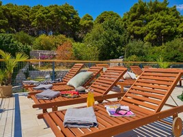 Estúdio (Studio Apartment with Terrace) | Terraço/pátio interior