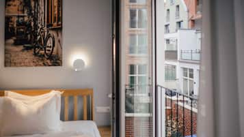 Classic Room, 1 Double Bed | Roupas de cama premium, edredons de pluma, individualmente mobiliados