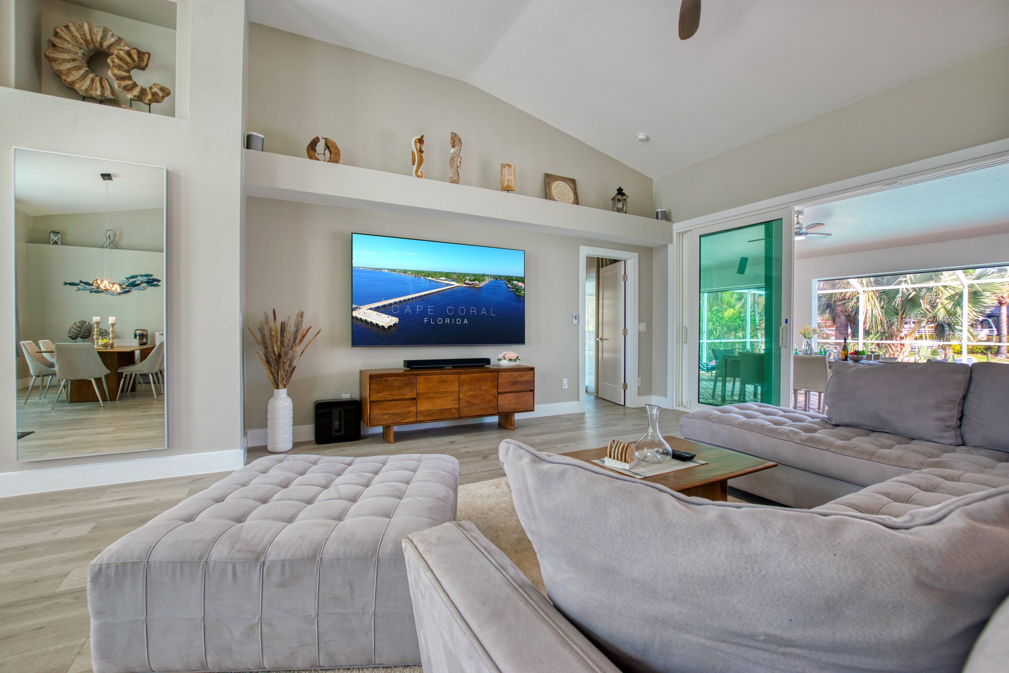 Villa Vanity  Heated Pool & Spa | Gulf Access | Boat Rental + Tours Voucher Incl. - Sanibel, FL