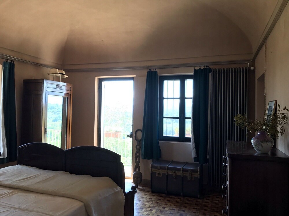 Charming rustic apartment with breathtaking views of the Langhe region ...