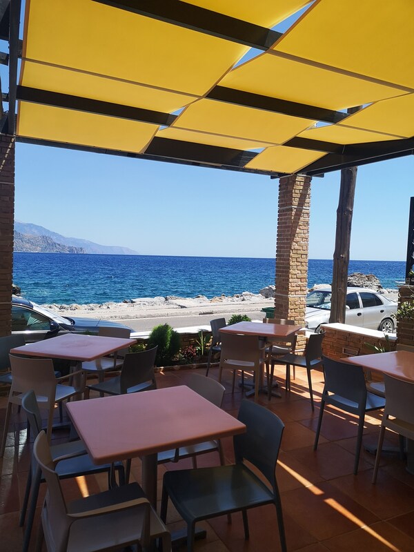 Hotel On The Rocks - Paleochora