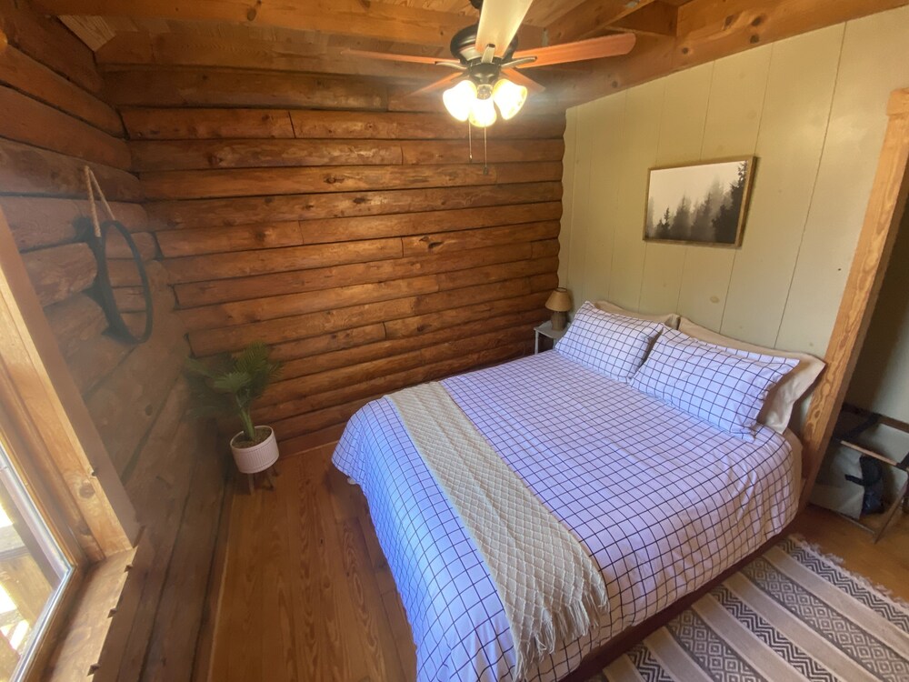 Cozy cabin less than five minutes from park gates - Westfield | Vrbo