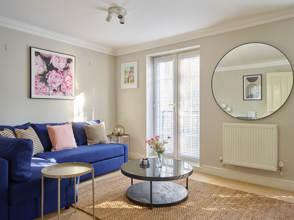 Brookbank Close - Cheltenham