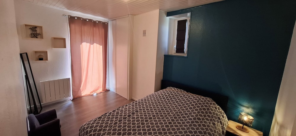 Quiet house with terrace, air-conditioned - Vertaizon | Vrbo