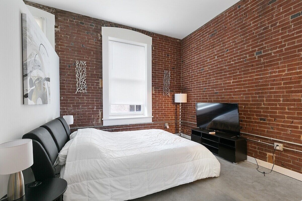 This loft is a 2 bedroom(s), 2 bathrooms, located in St. Louis, MO ...