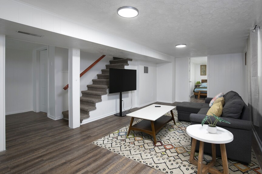 Newly Renovated Cozy Rustic Home L 10 Min From Truist Park - Smyrna, GA