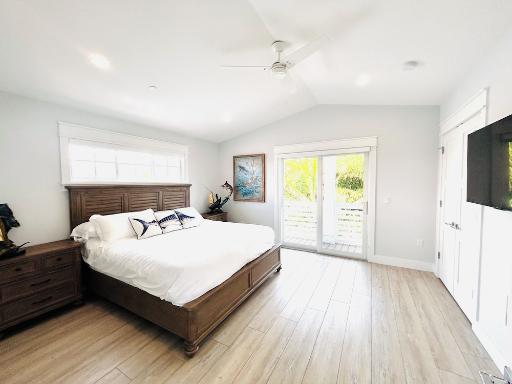 The Villa by the Bay, Islamorada FL private plunge pool, boat dockage ...