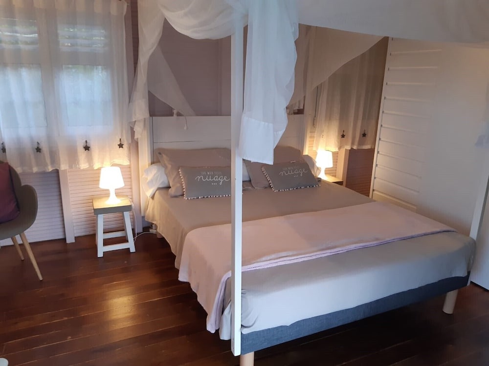 A LOU, A haven of peace with its private jacuzzi for nature lovers ...